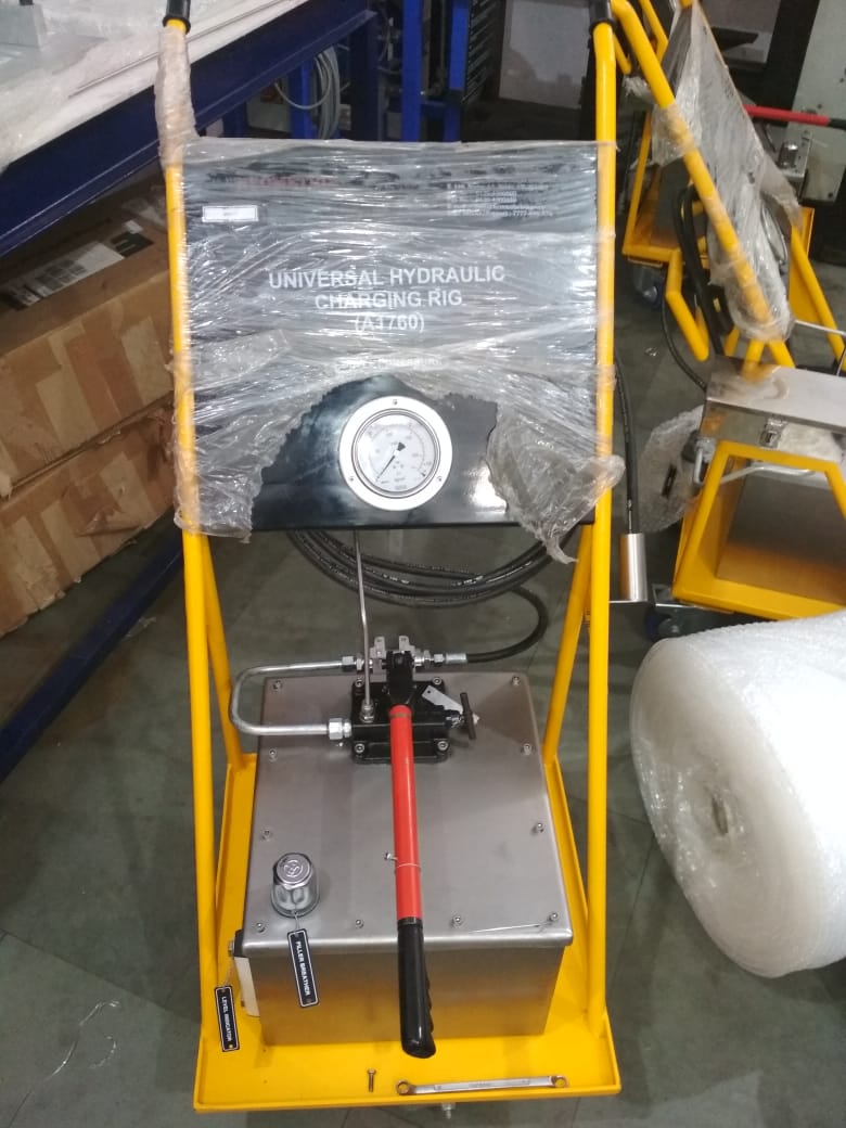 Universal-Hydraulic-Charging-Rig-Nasik Neometrix